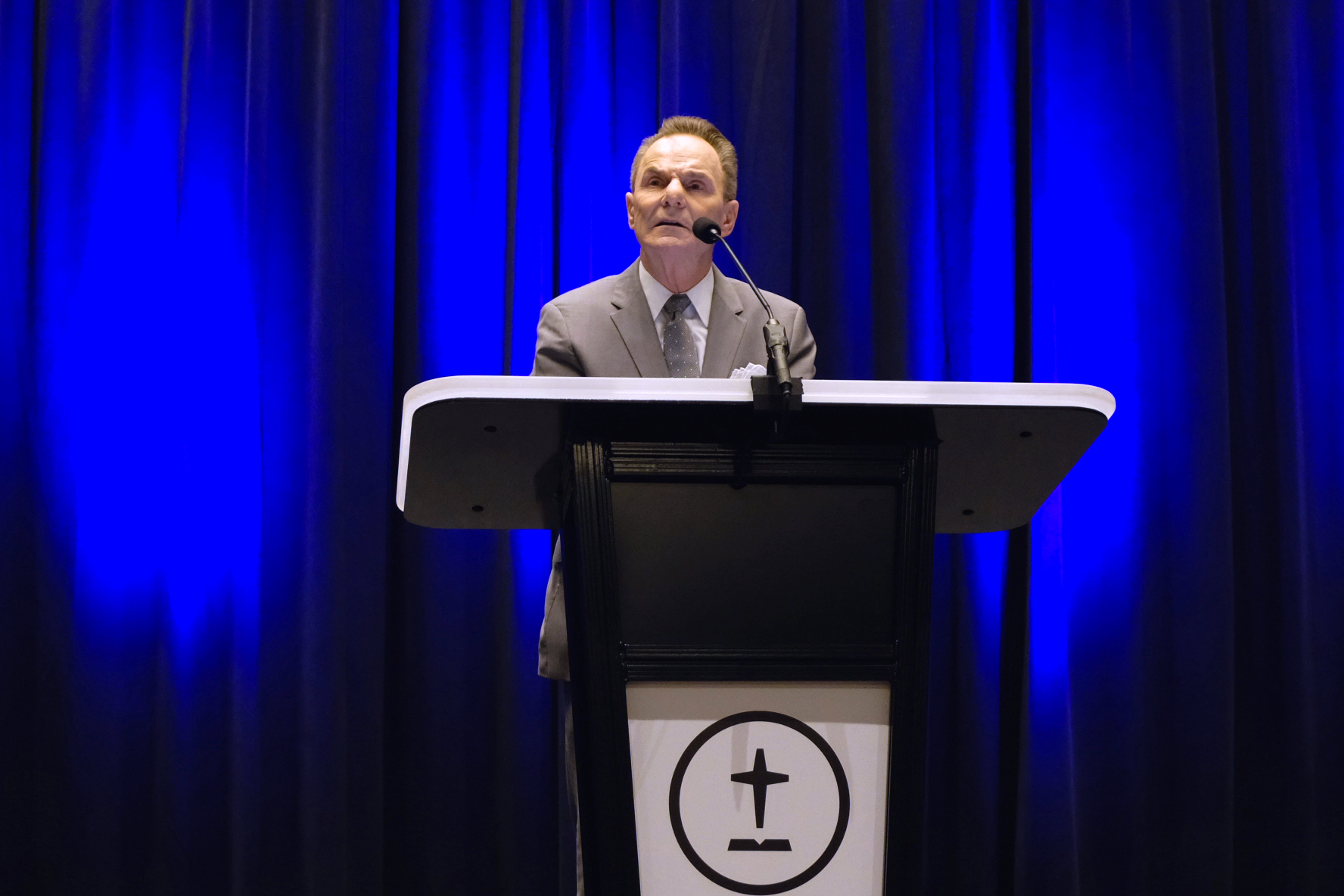 Floyd joins Slade in calling for independent review of allegations ...